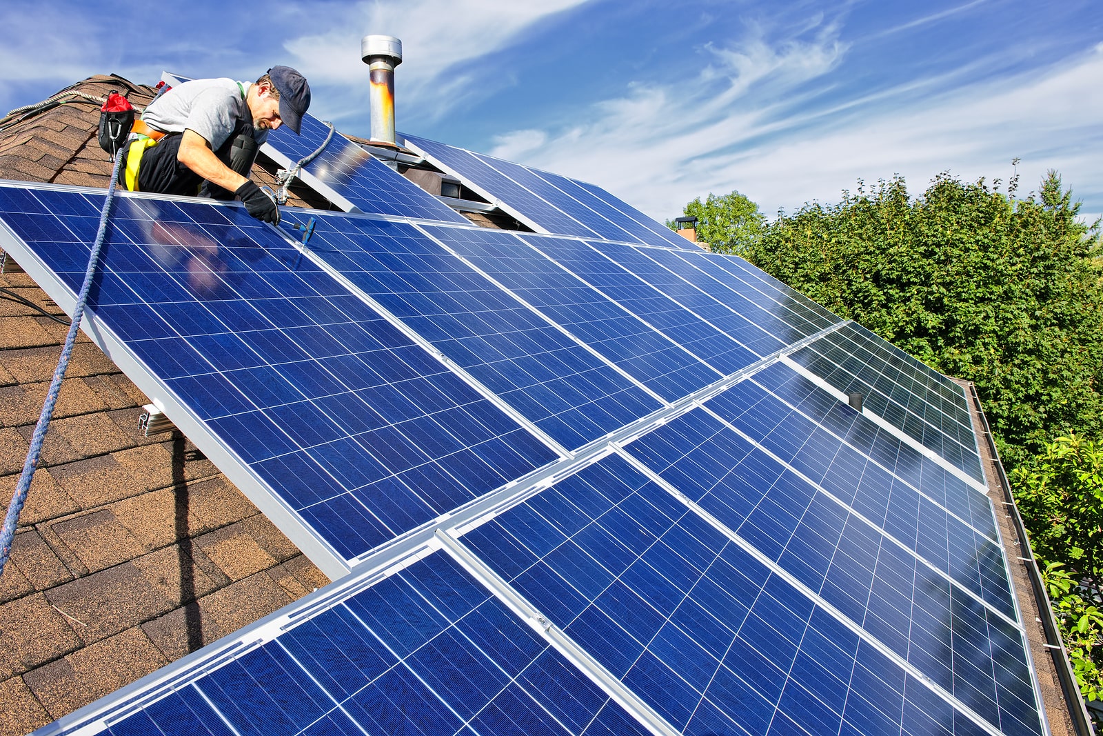 The Pros and Cons of Installing Solar Panels on Your Roof